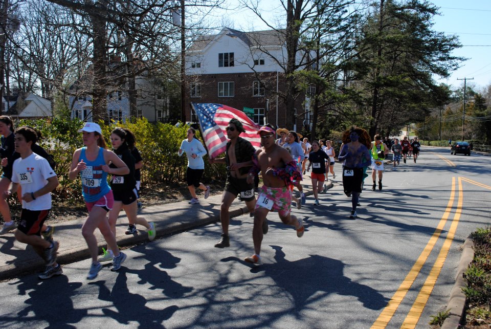 Community Runs Together for Breast Cancer Awareness | The Forum